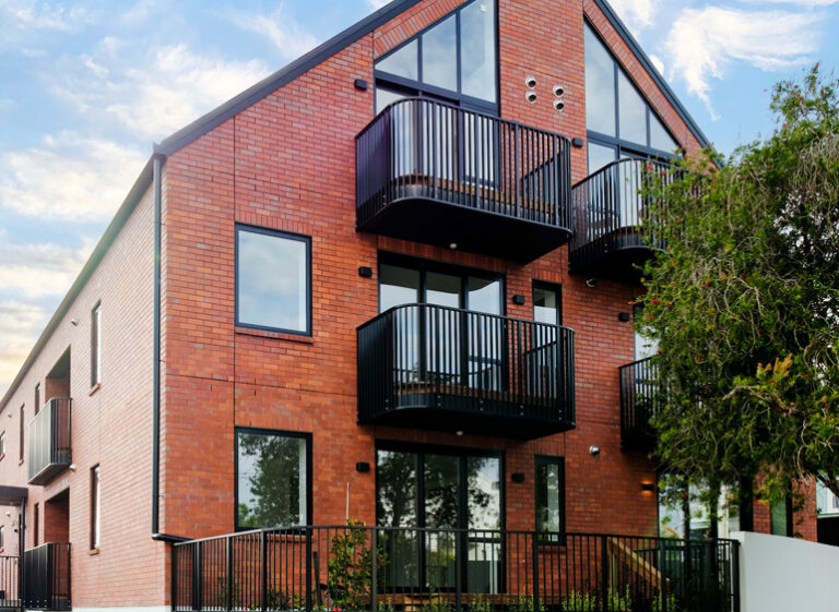 Hampton Aluminium Framed Balustrade - UNEX